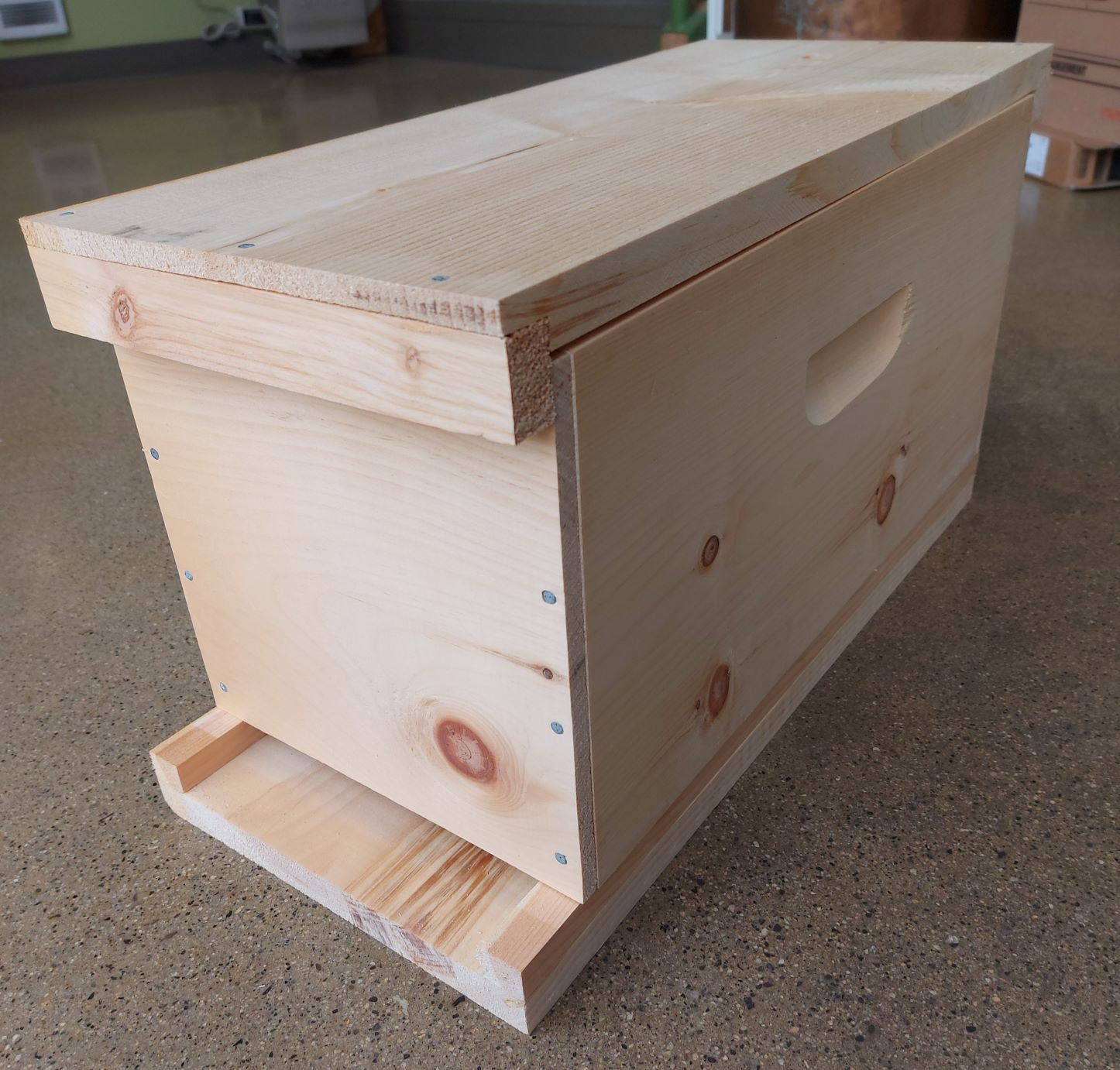 Assembled Pine Nuc Box – Urban Bee Supplies